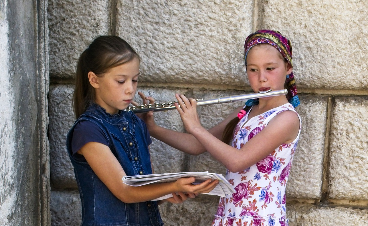 Flute Hand Position – Lynette Lewis Flute Studio